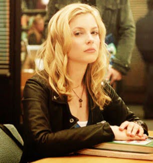 Britta Perry Costume | Halloween Guide | Costume Realm