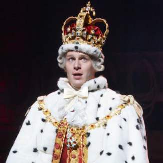 King George III Costume 👑 | Halloween Costume Guide