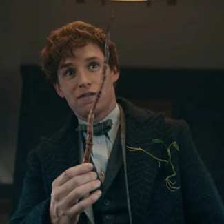 How To Dress Like Dress Like Newt Scamander Guide For Cosplay & Halloween