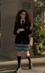 Mia Thermopolis Costume Guide: Royal Chic Style